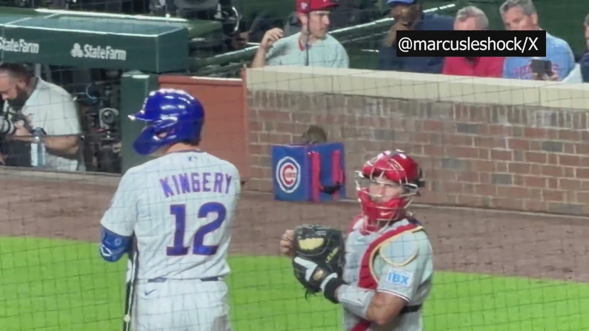 Rat steals the show at Wrigley Field, startles Phillies players – WGN-TV