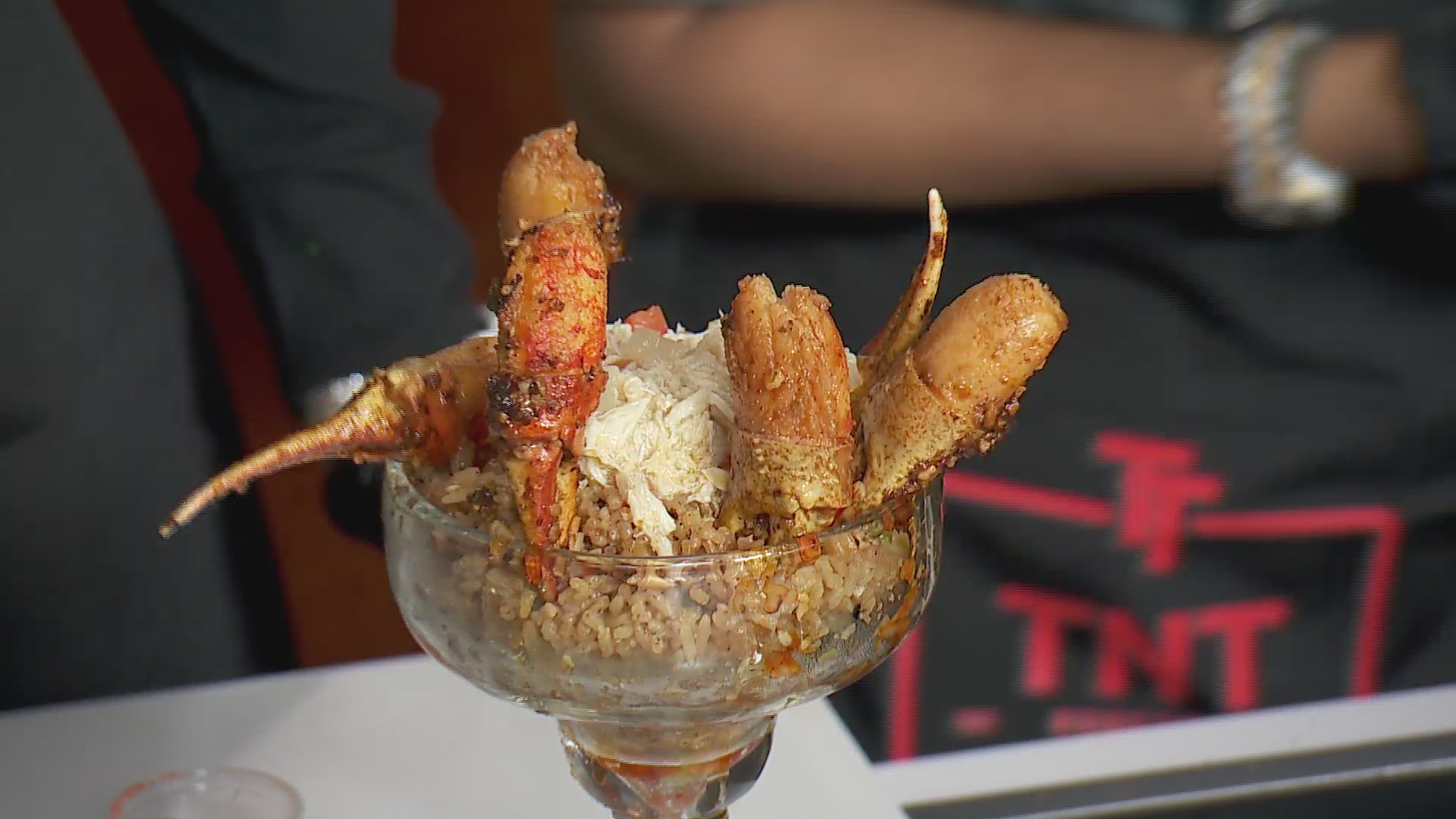 Sunday Brunch: TNT Rooftop Restaurant’s Crab Bowl Delight – WGN-TV