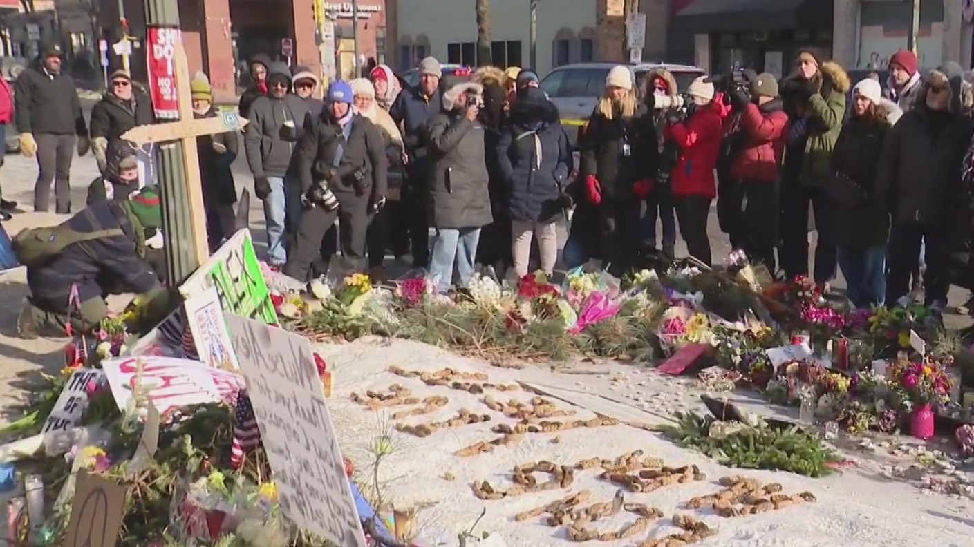 Memorial for Alex Pretti grows in Minneapolis | NewsNation Live ...