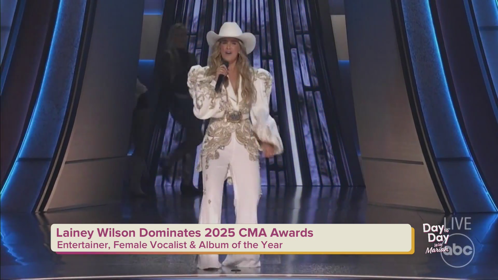 Lainey Wilson Dominates 2025 CMA Awards | November 20, 2025 | Day to ...