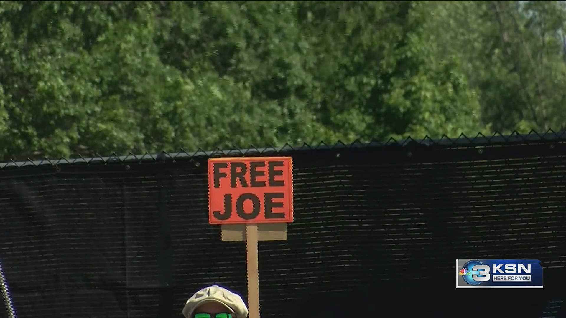 Protesters gather as former Kansas mayor turns himself in at Wichita ...