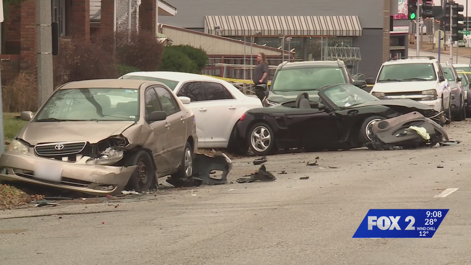 Multi-car crash leaves one person dead in south St. Louis – FOX 2