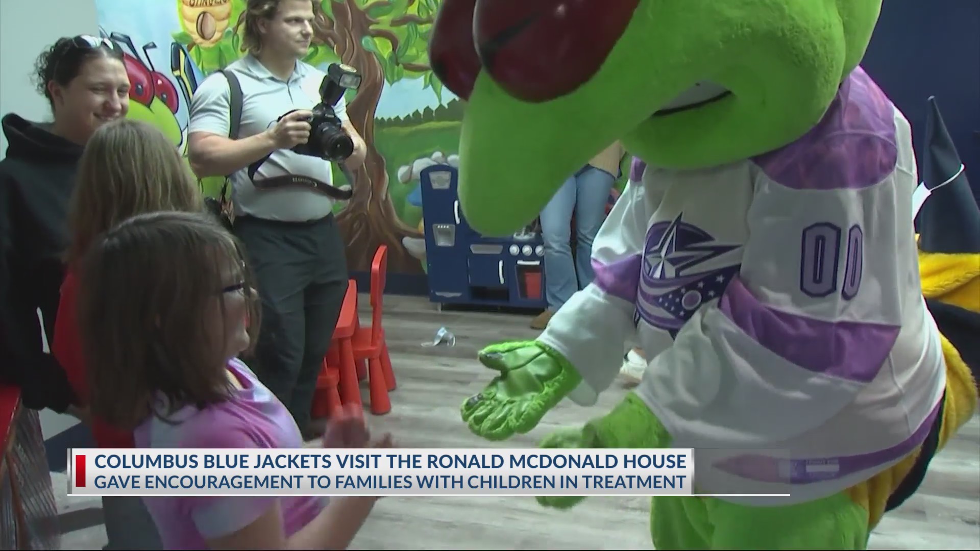 Columbus Blue Jackets visit Ronald McDonald House – NBC4 WCMH-TV