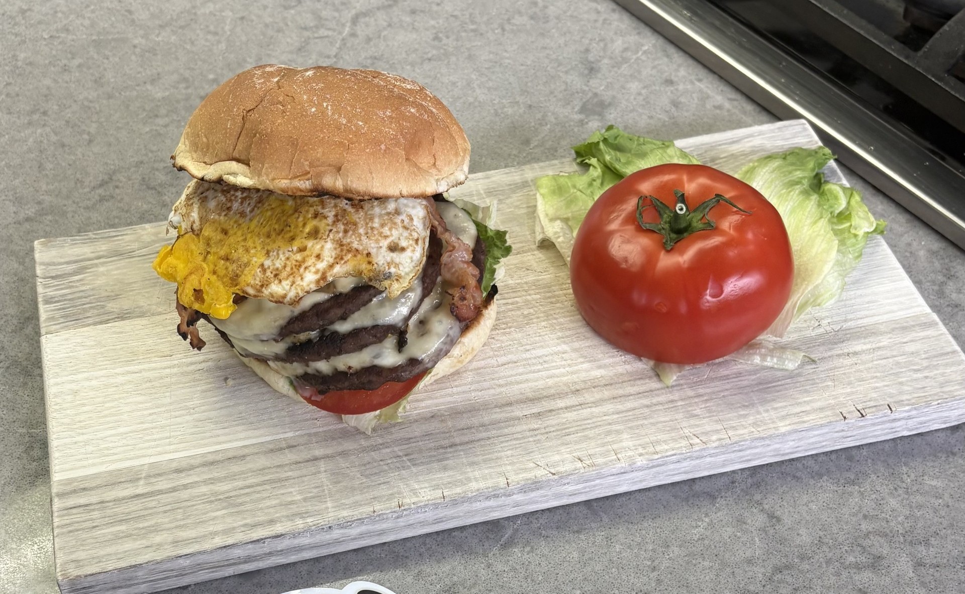 In The Kitchen: Juicy Murder Burger – WPRI.com