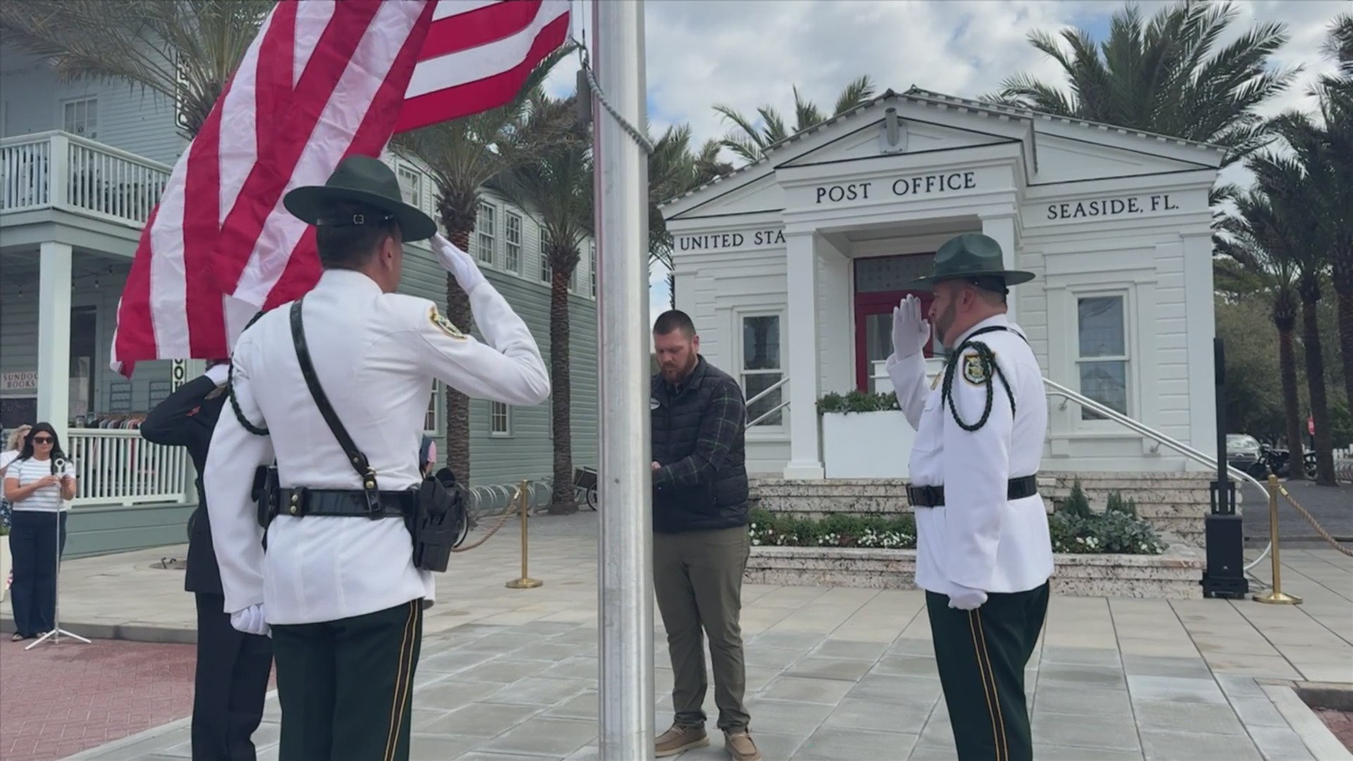 Flag pole returns to Seaside post office – mypanhandle.com
