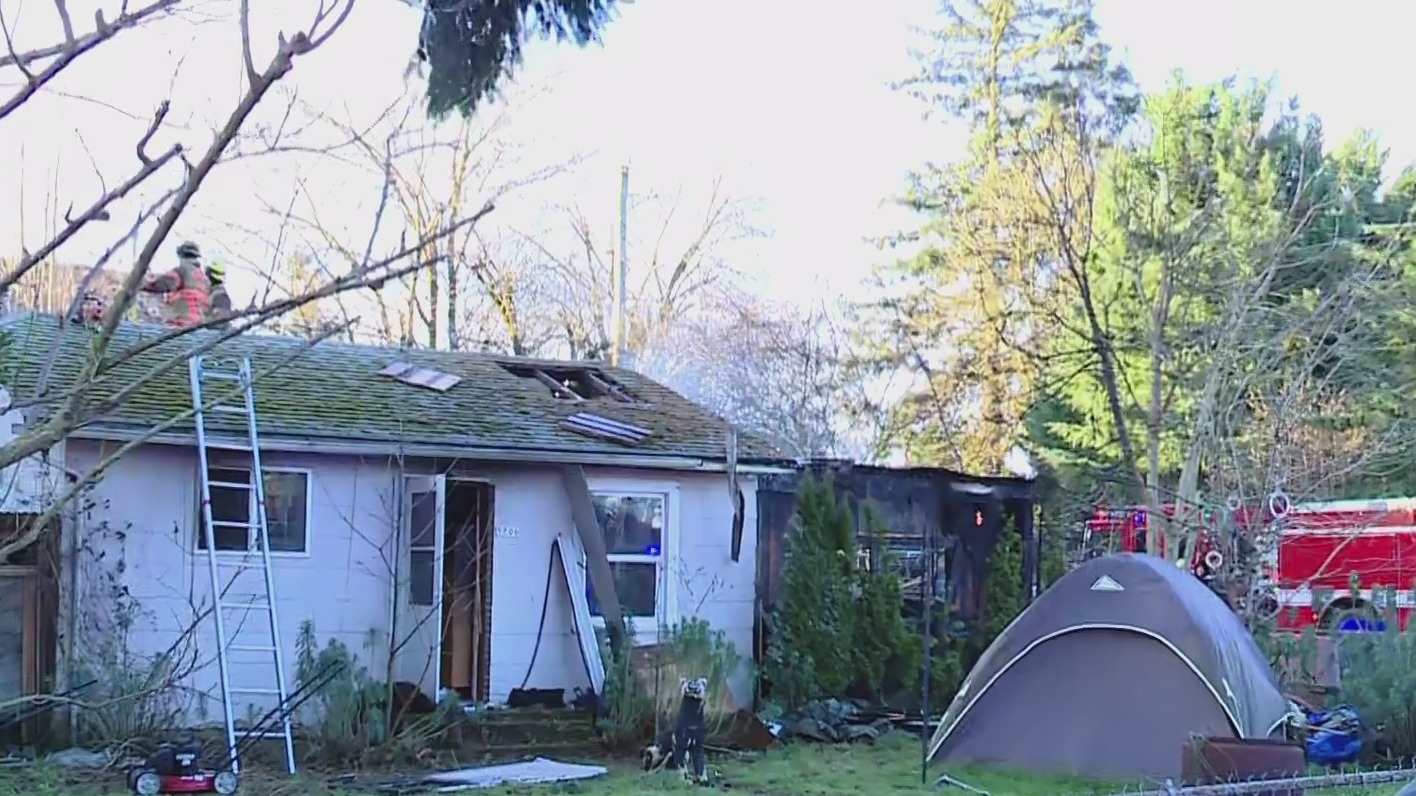 Crews battle fire at cluttered SE Portland home – KOIN.com