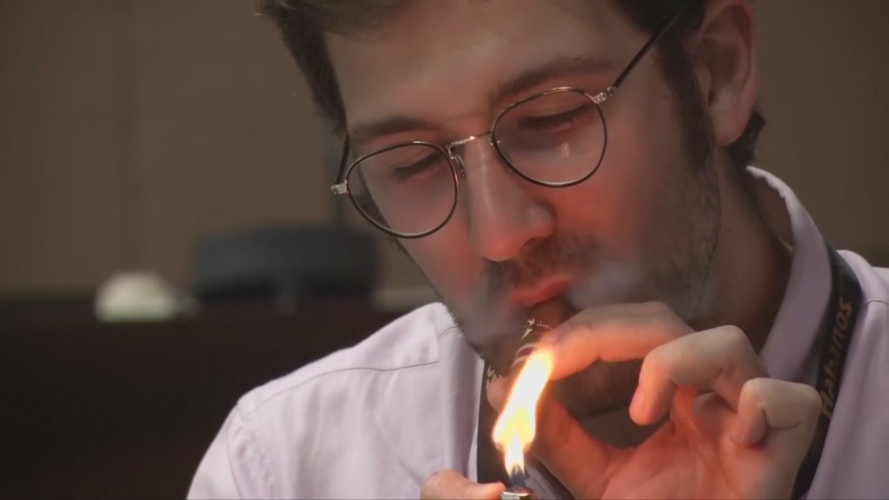 Smoking indoors? Cigar lounge bill hits Fort Wayne City Council – WANE 15