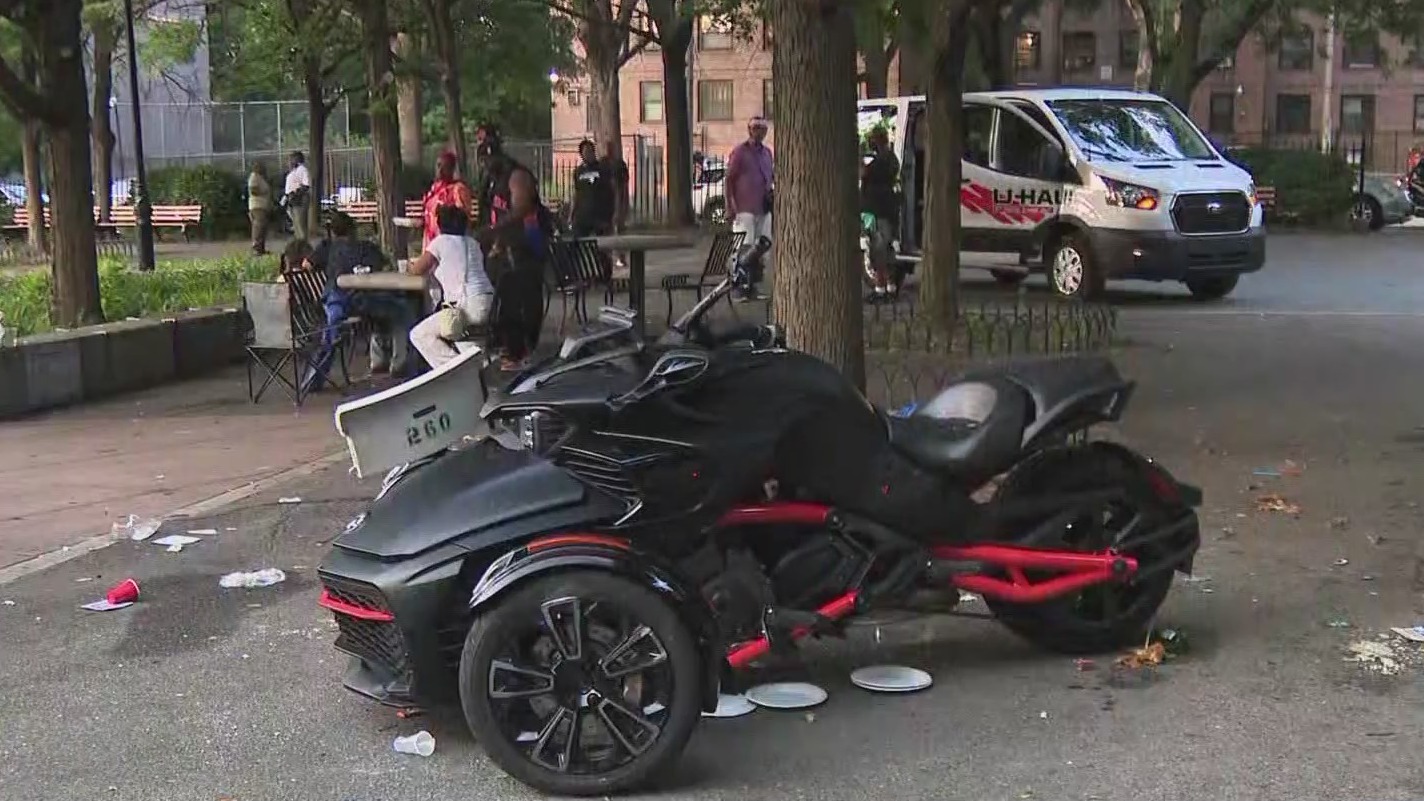 10 hurt after motorcycle loses control, drives into NYC park – KSN-TV