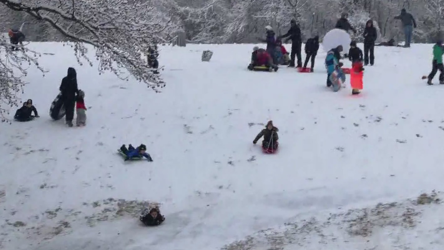 NJ residents have a fun-filled snow day – PIX11