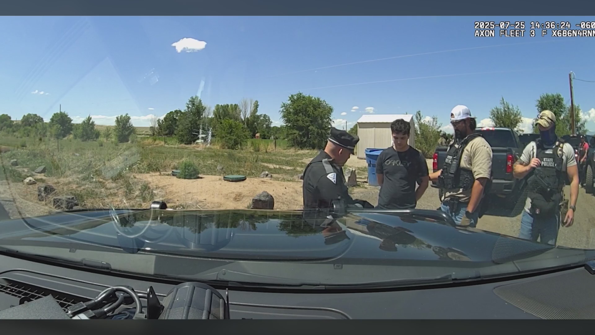 Video: Arrest of murder suspect in deadly Univ. of New Mexico dorm room ...