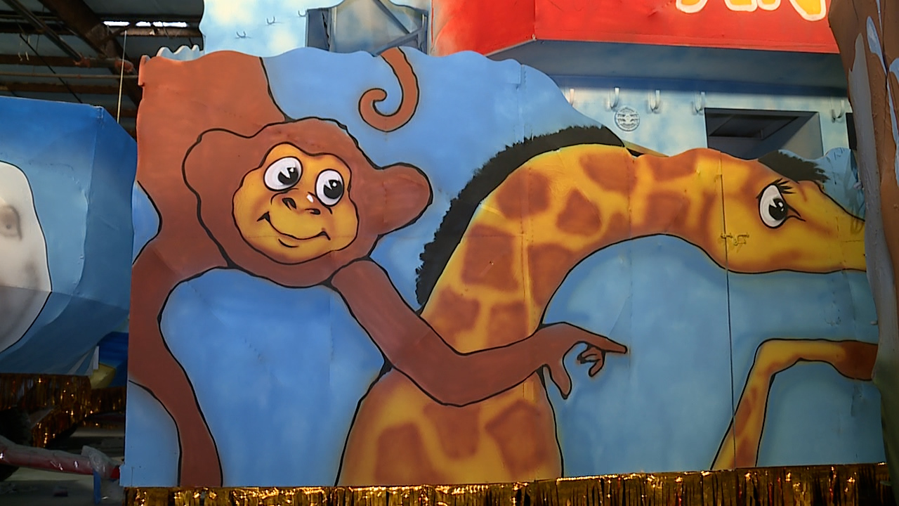 A look at Krewe of Tucks’ floats for ‘Tucks finally cracks’ parade – WGNO
