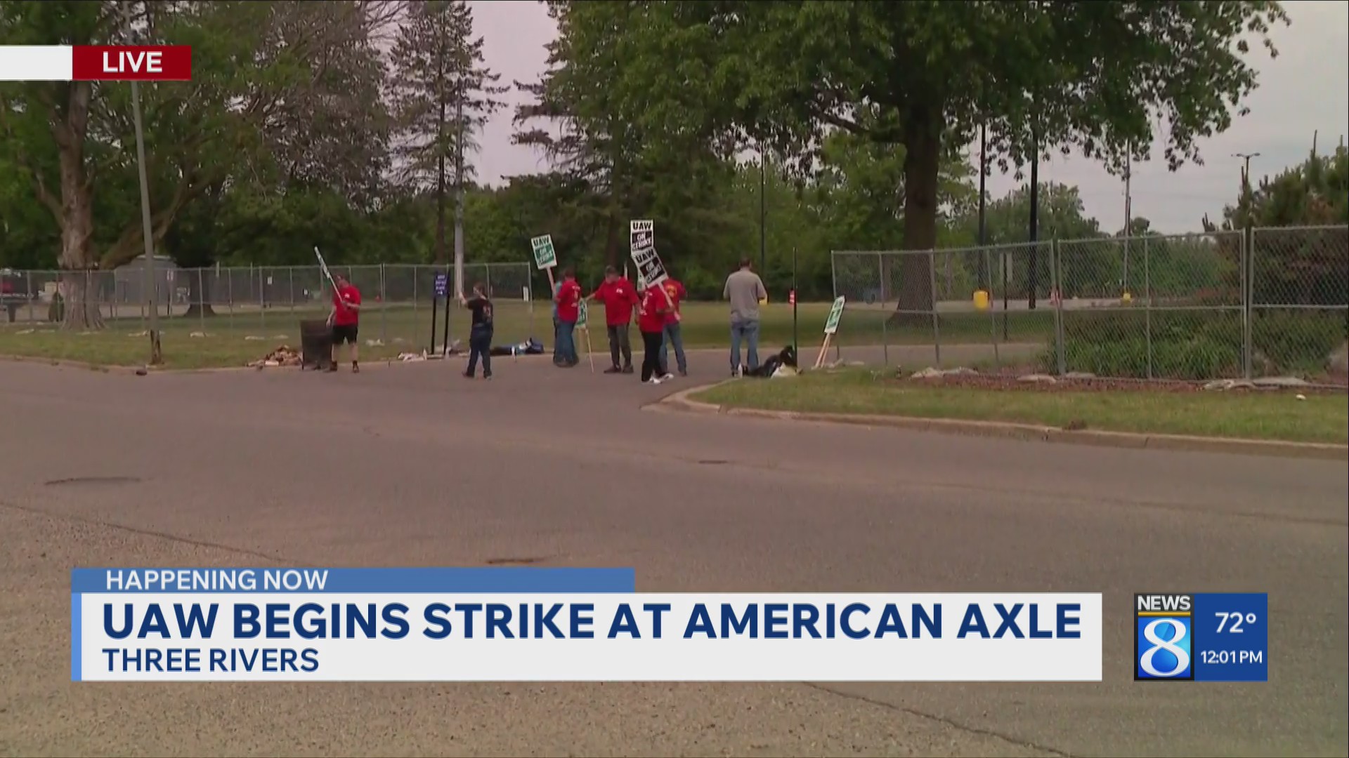 Striking UAW members picket outside axle plant in Three Rivers – WOODTV.com