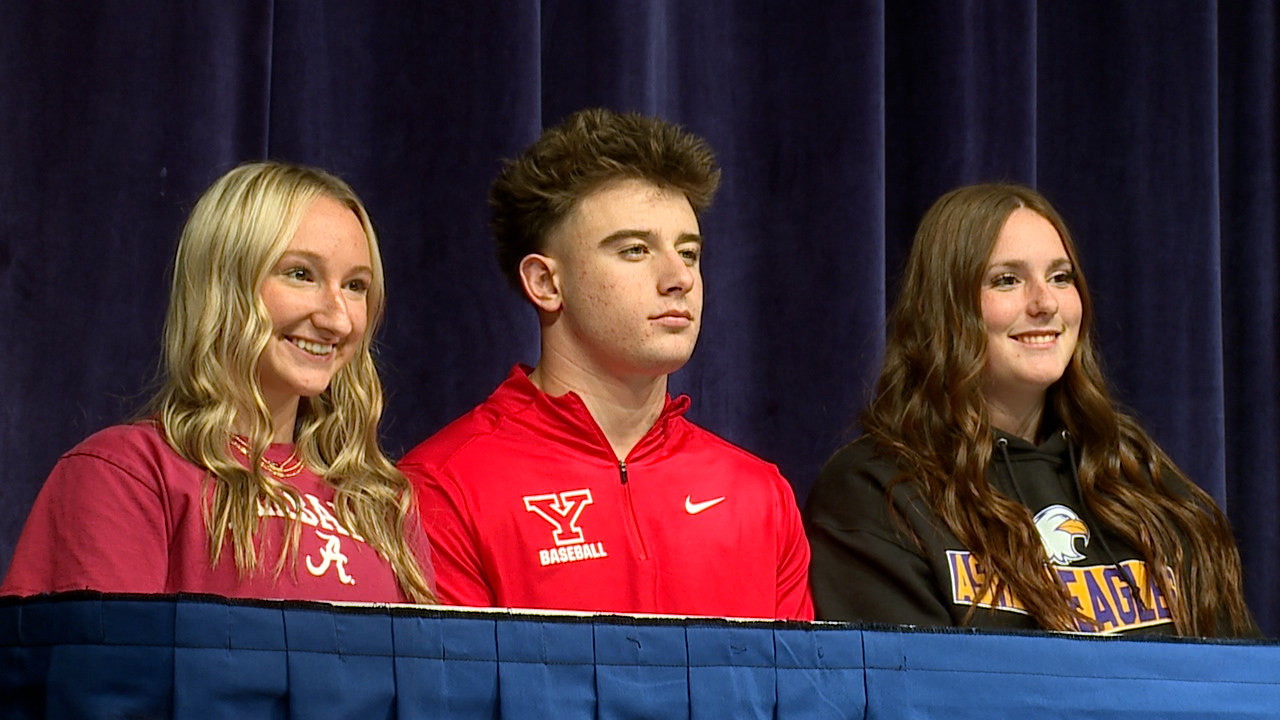 Hubbard trio makes college choices official – WKBN.com
