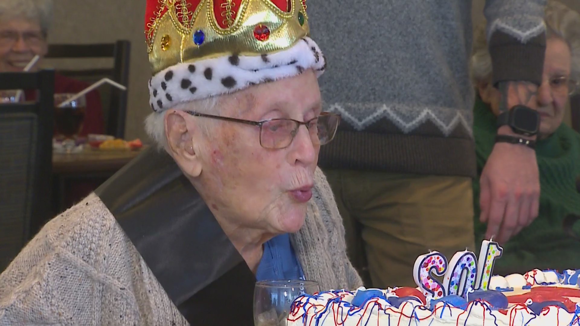 World War II veteran celebrated at 102nd birthday | Good News Chicago ...