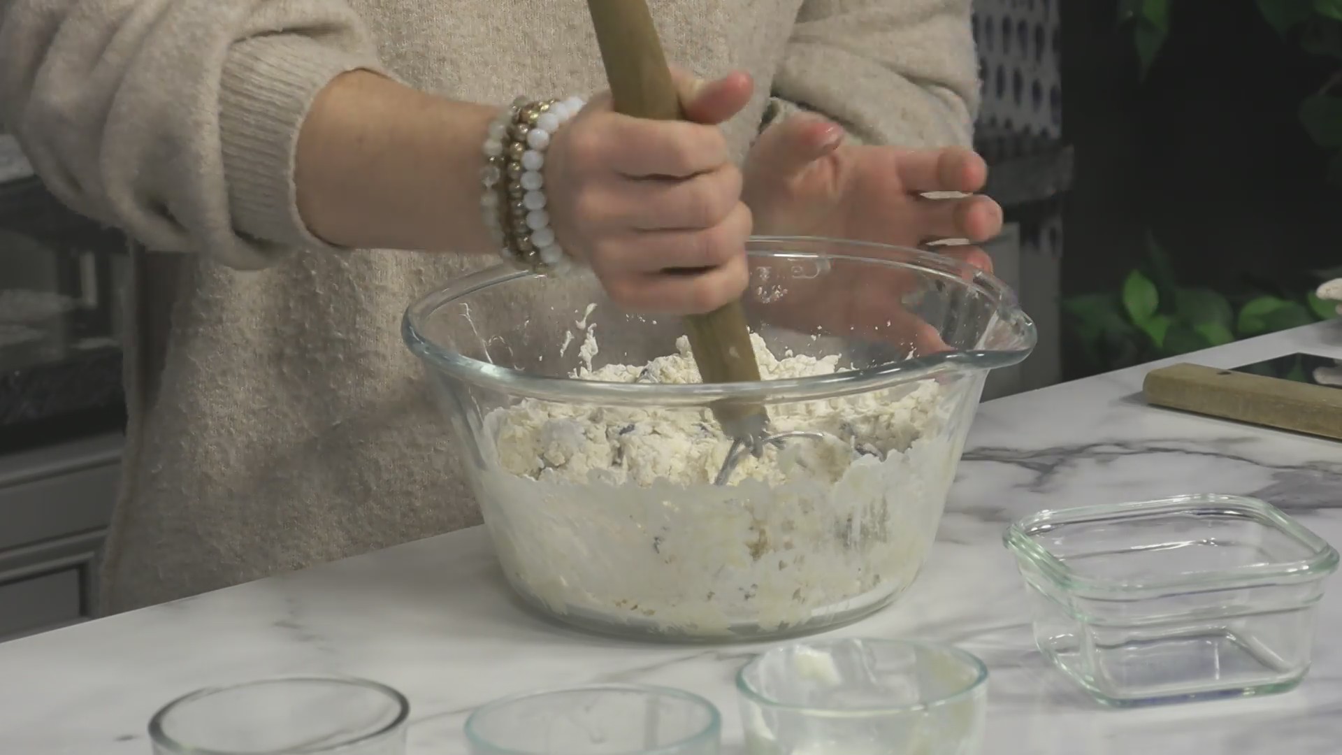 Blueberry Lemon Scones with Anna Sutherland Part 1 – KOLR – OzarksFirst.com