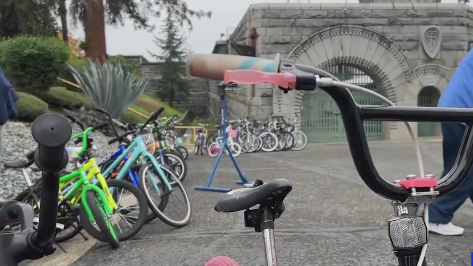 Folsom State Prison inmates donate 150 bikes to children in need ...