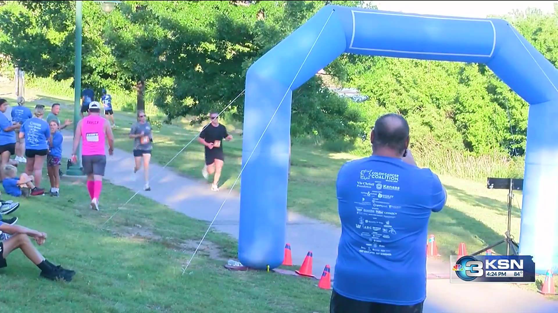 Wichita gets its ‘rear in gear’ at colon cancer awareness run – KSN-TV