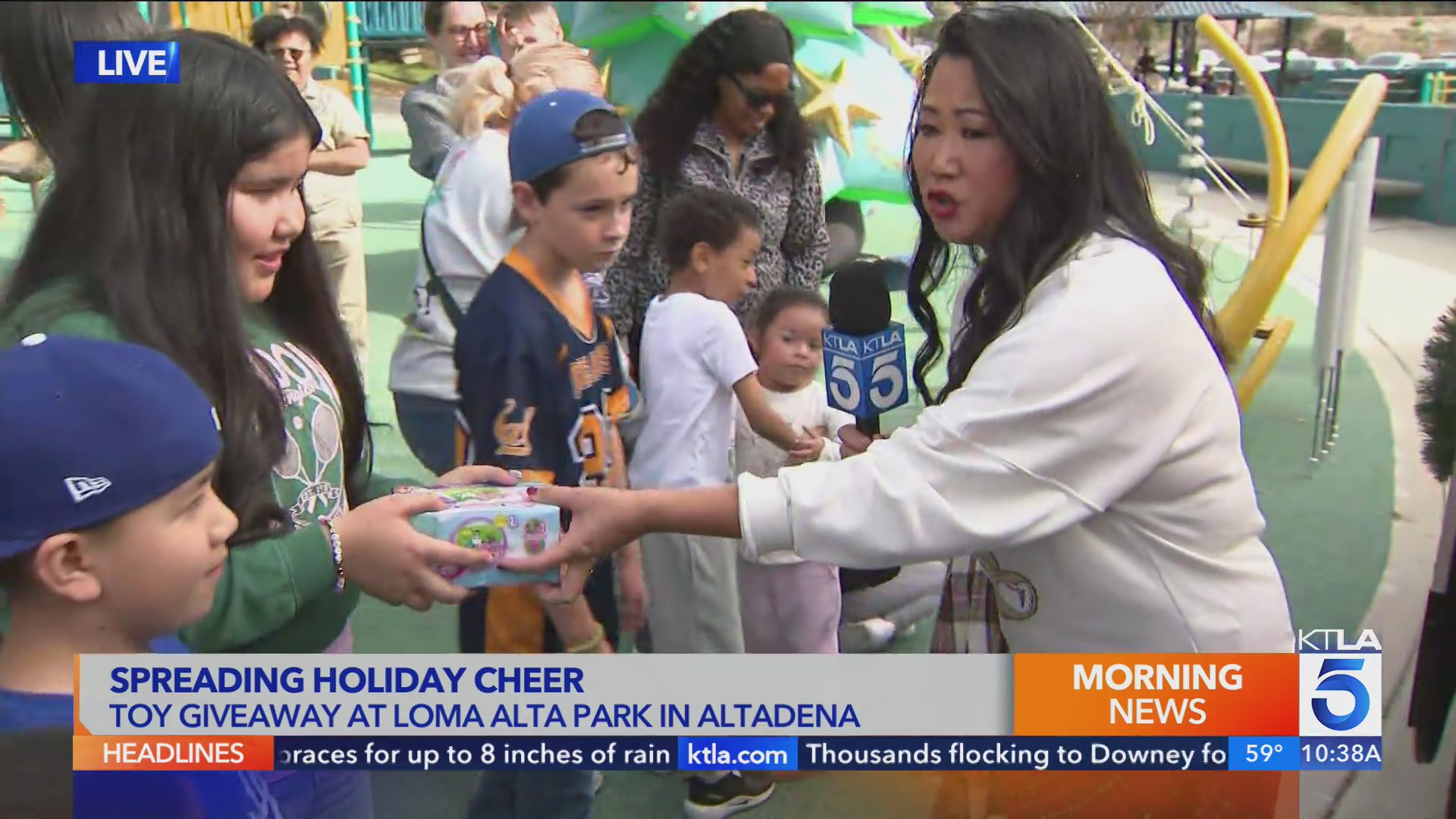 KTLA’s Ginger Chan spreads Christmas cheer in Altadena – KTLA