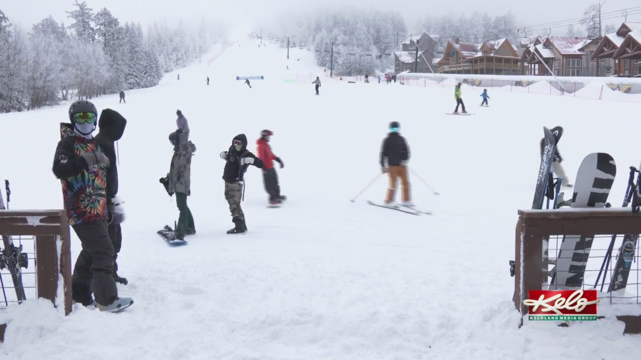 Terry Peak draws crowd on opening day – KELOLAND.com