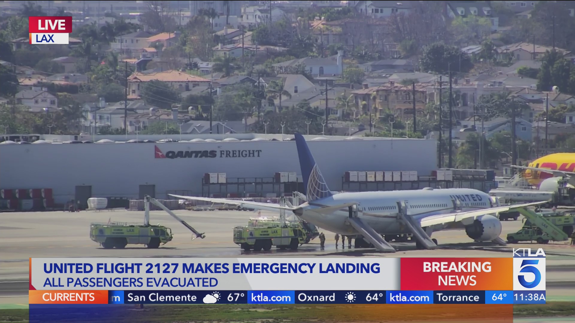 Engine fire forces passengers to evacuate United Airlines flight at LAX ...