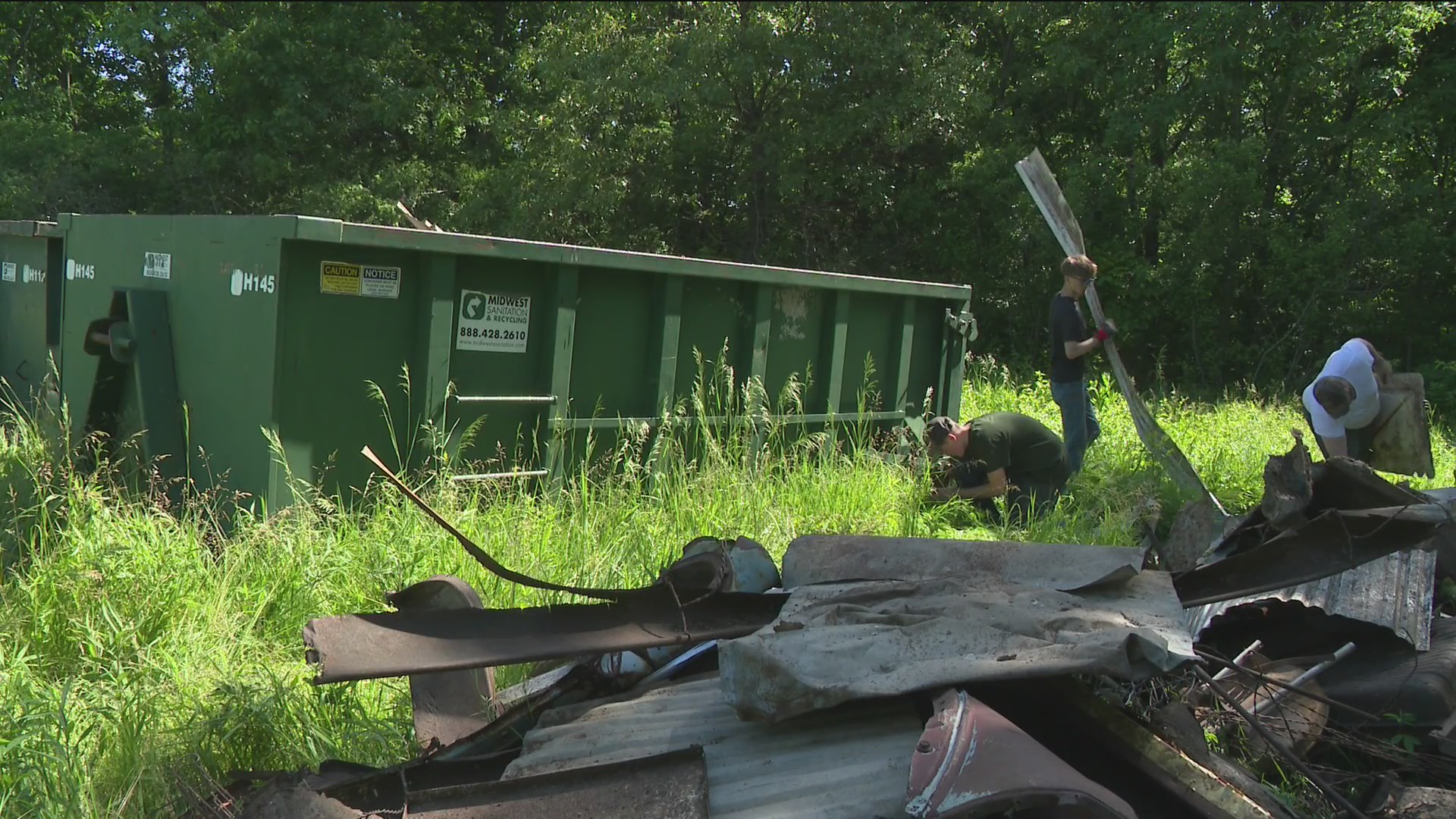 Scholastic Spotlight: Cedar Bluffs Clean Up – who13.com