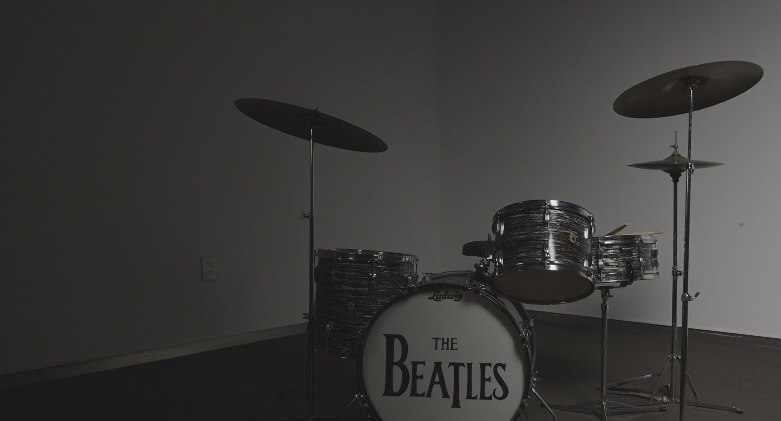 Nirvana, Beatles and Bob Dylan items to be sold in NYC auction – PIX11