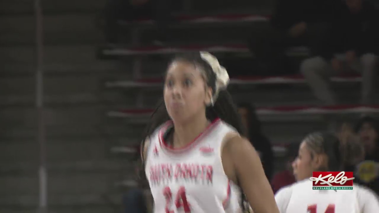 Williams’ career night, Joyce’s 1,000th career point lift Yotes to 75 ...