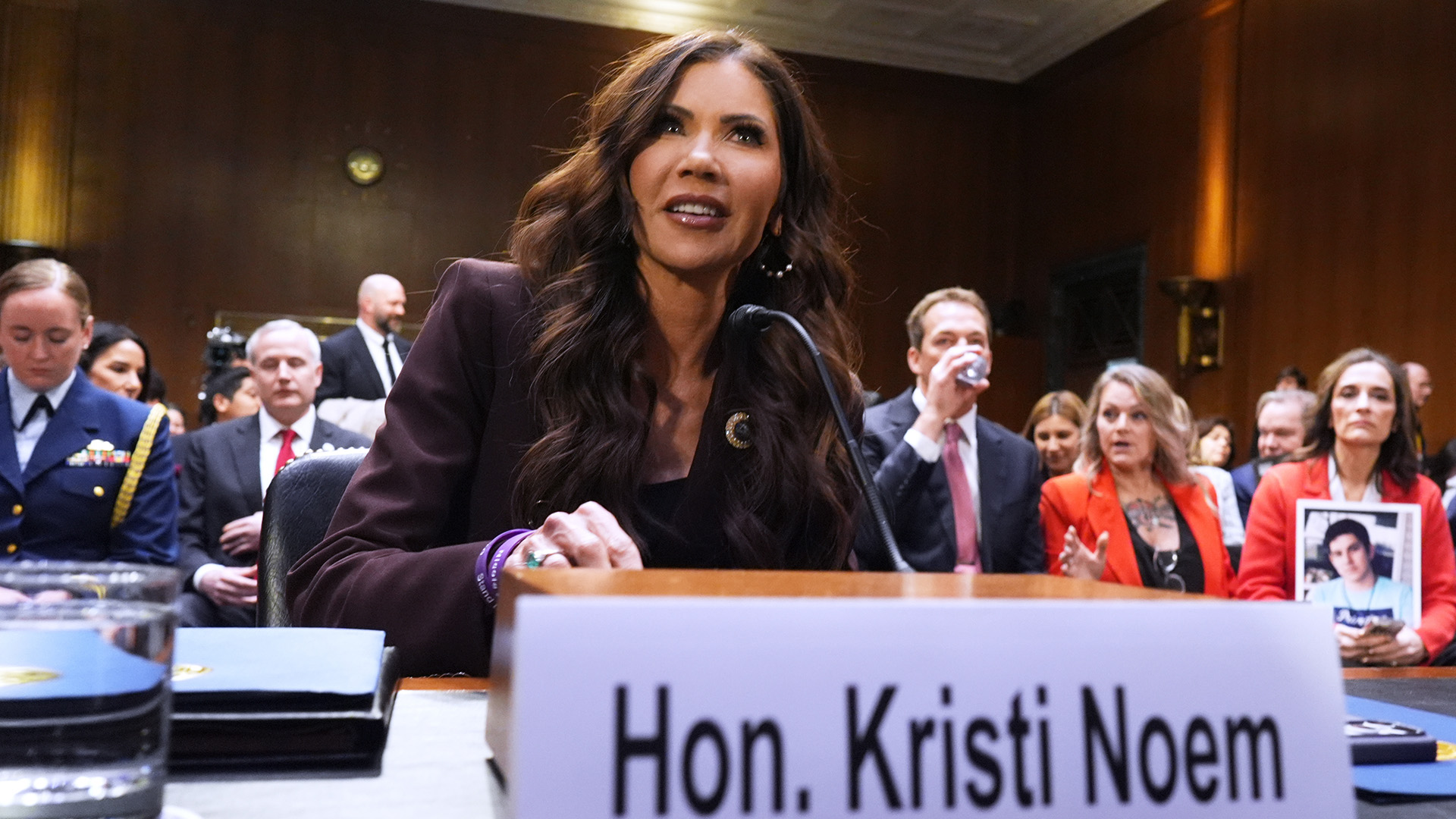 Noem replaced as DHS secretary with Oklahoma senator Markwayne Mullin ...