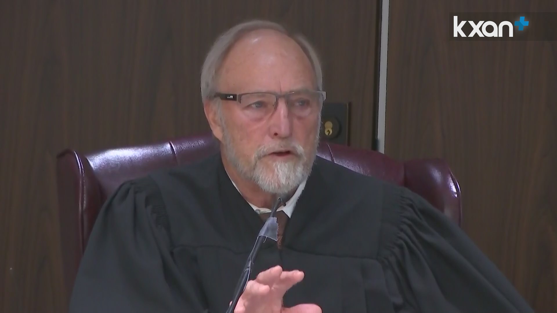 Judge gives jury instructions in trail of former Uvalde school officer ...