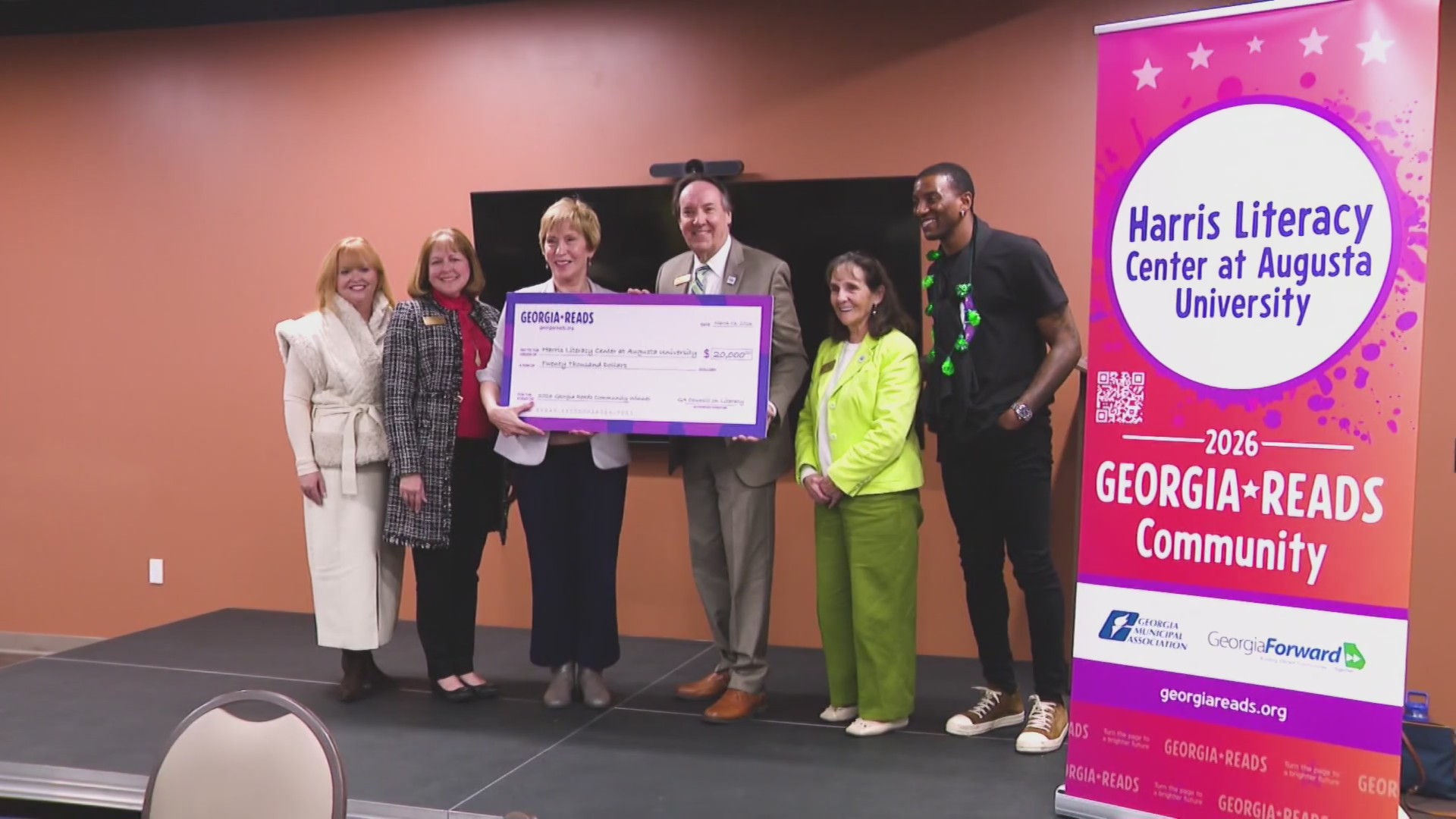 $20K check presented to Dr. Paulette P. Harris Literacy Center – WJBF