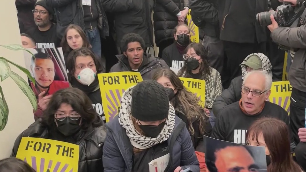 Mamdani ‘commends’ anti-ICE protesters who took over NYC hotel – KGET ...