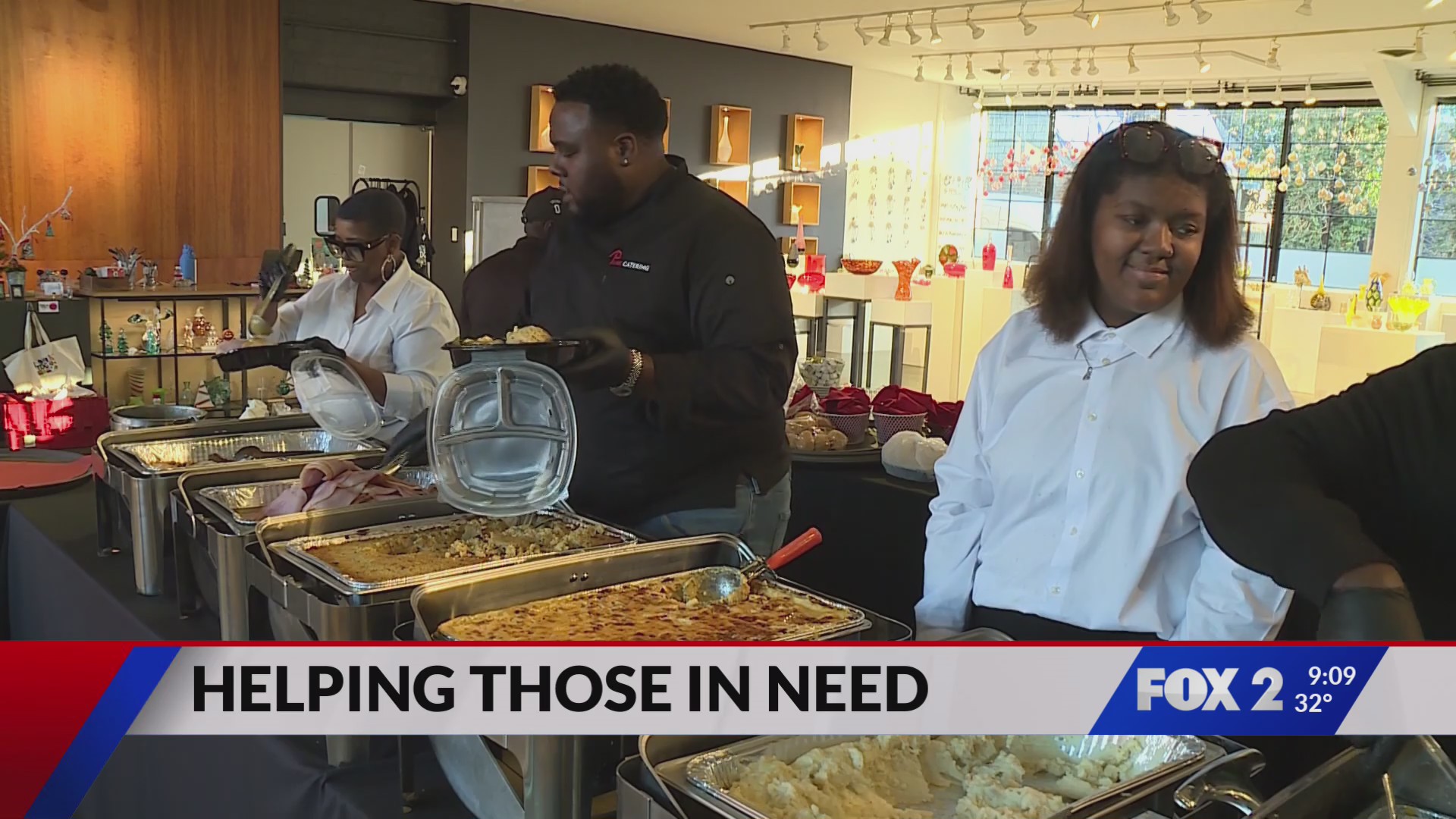 St. Louis groups unite to serve hundreds of Thanksgiving meals – FOX 2