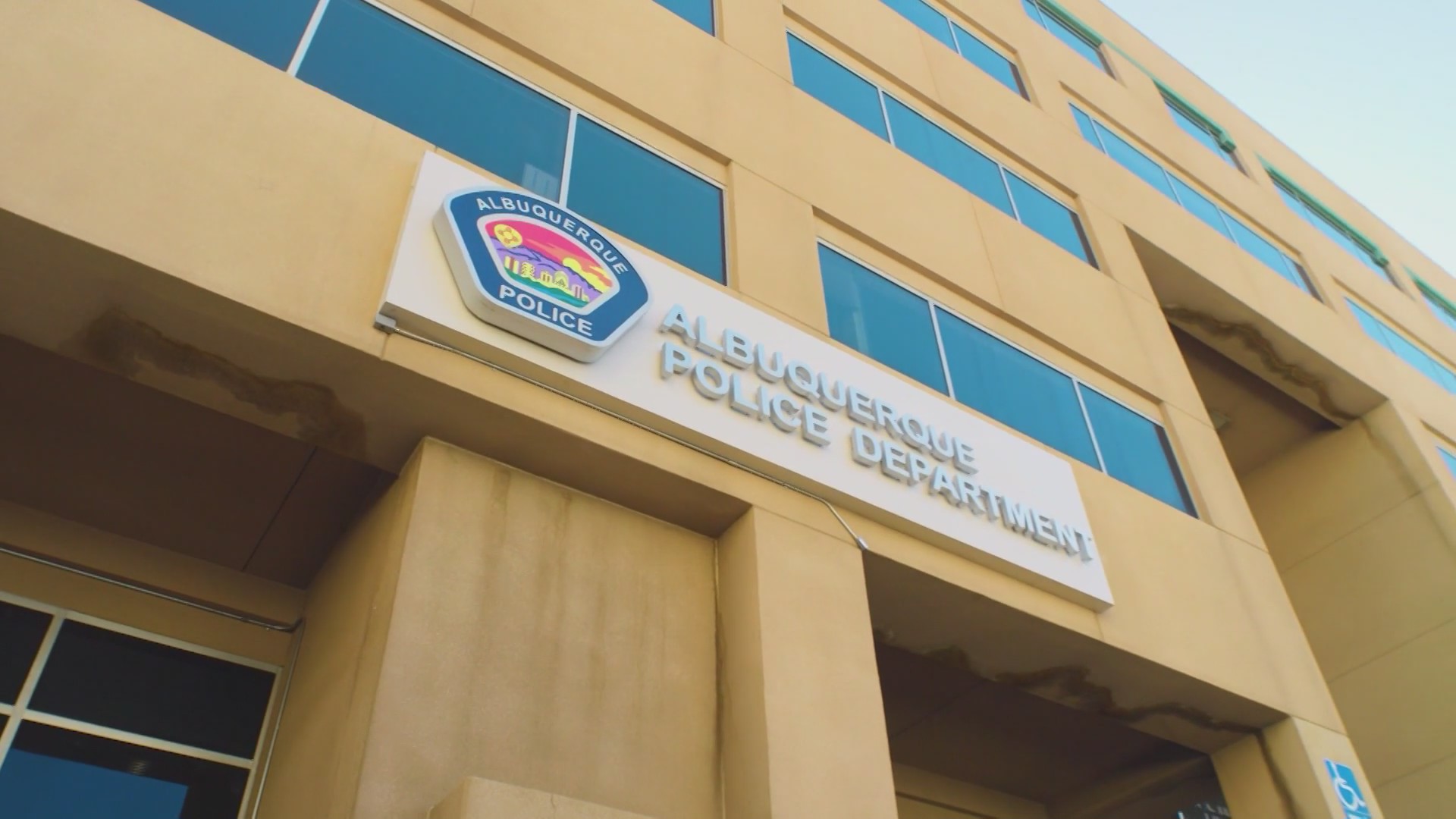 Albuquerque City Council pushes ordinance to extend civilian police ...