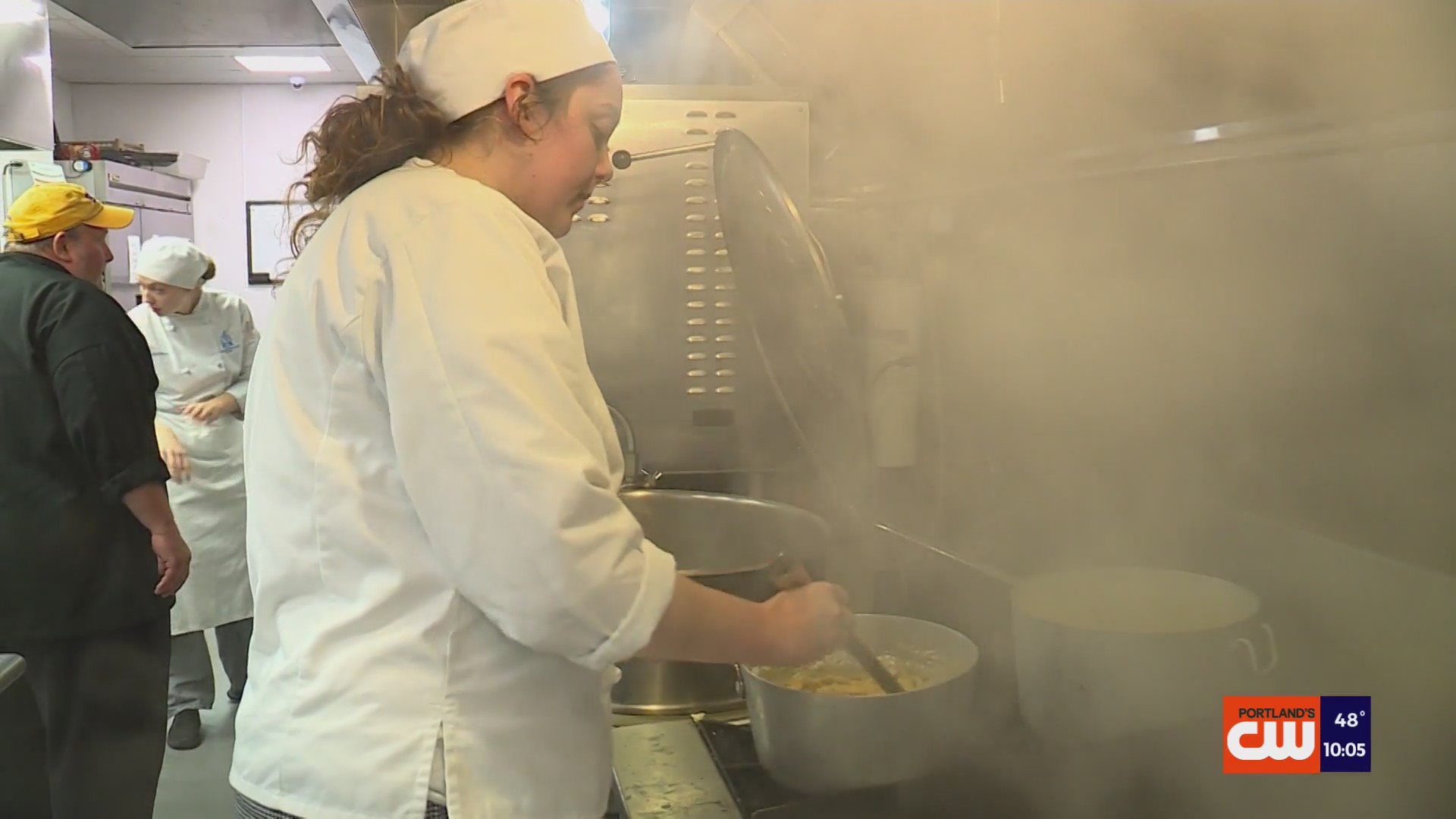 Portland Rescue Mission feeds hundreds with free Thanksgiving dinner ...