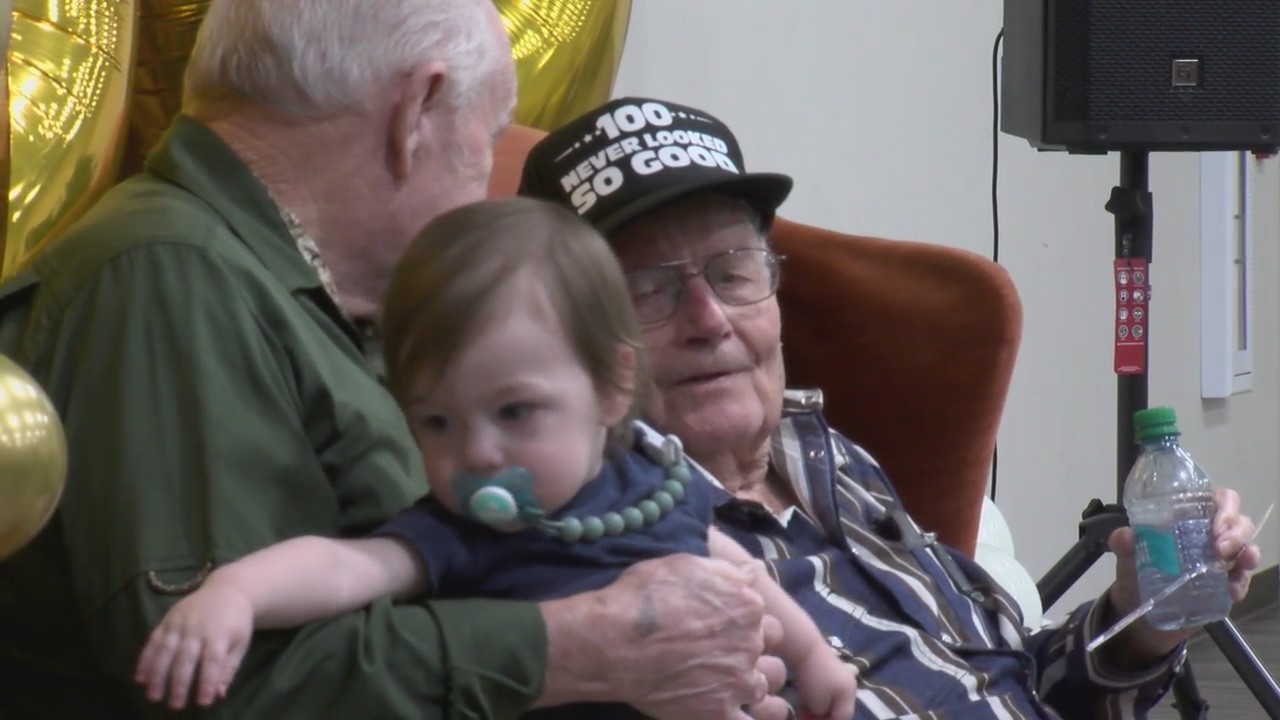 Army veteran celebrates 100th birthday in Cabot – KLRT – FOX16.com