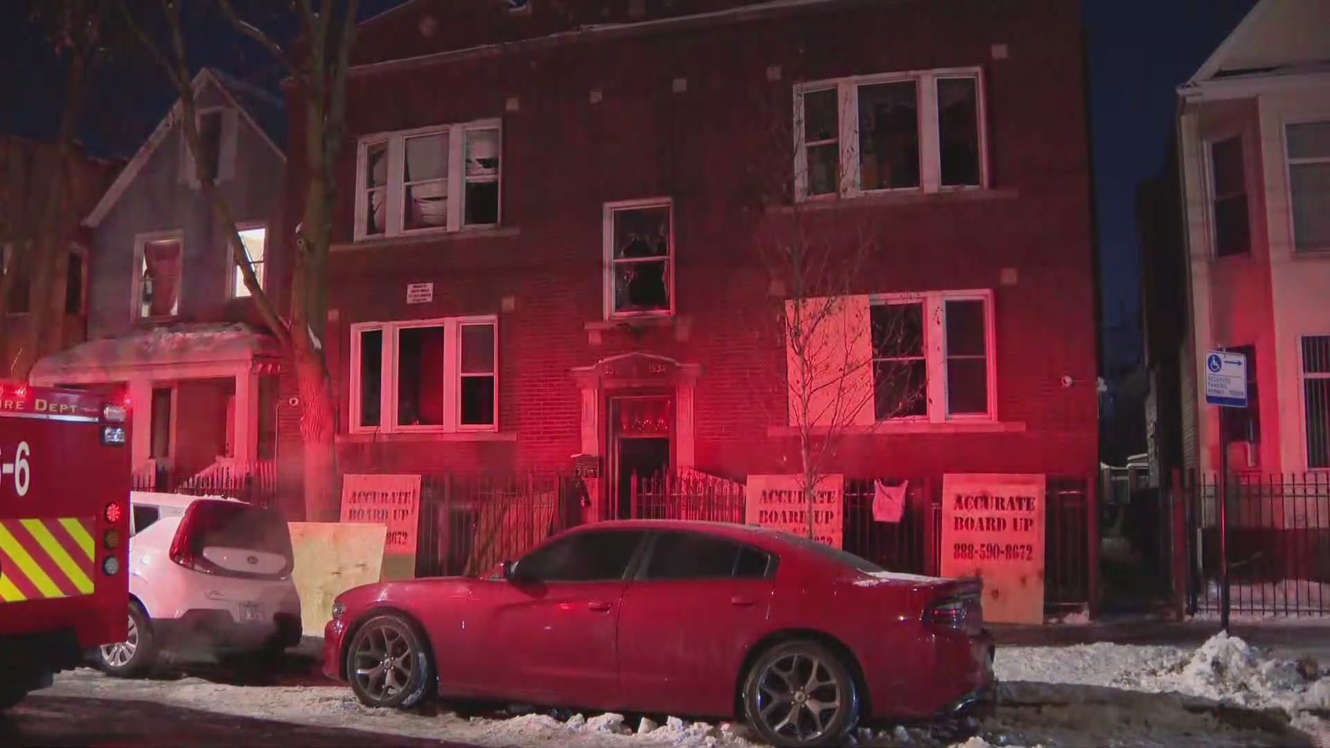 10 hospitalized after fire erupts at West Side apartment building – WGN-TV