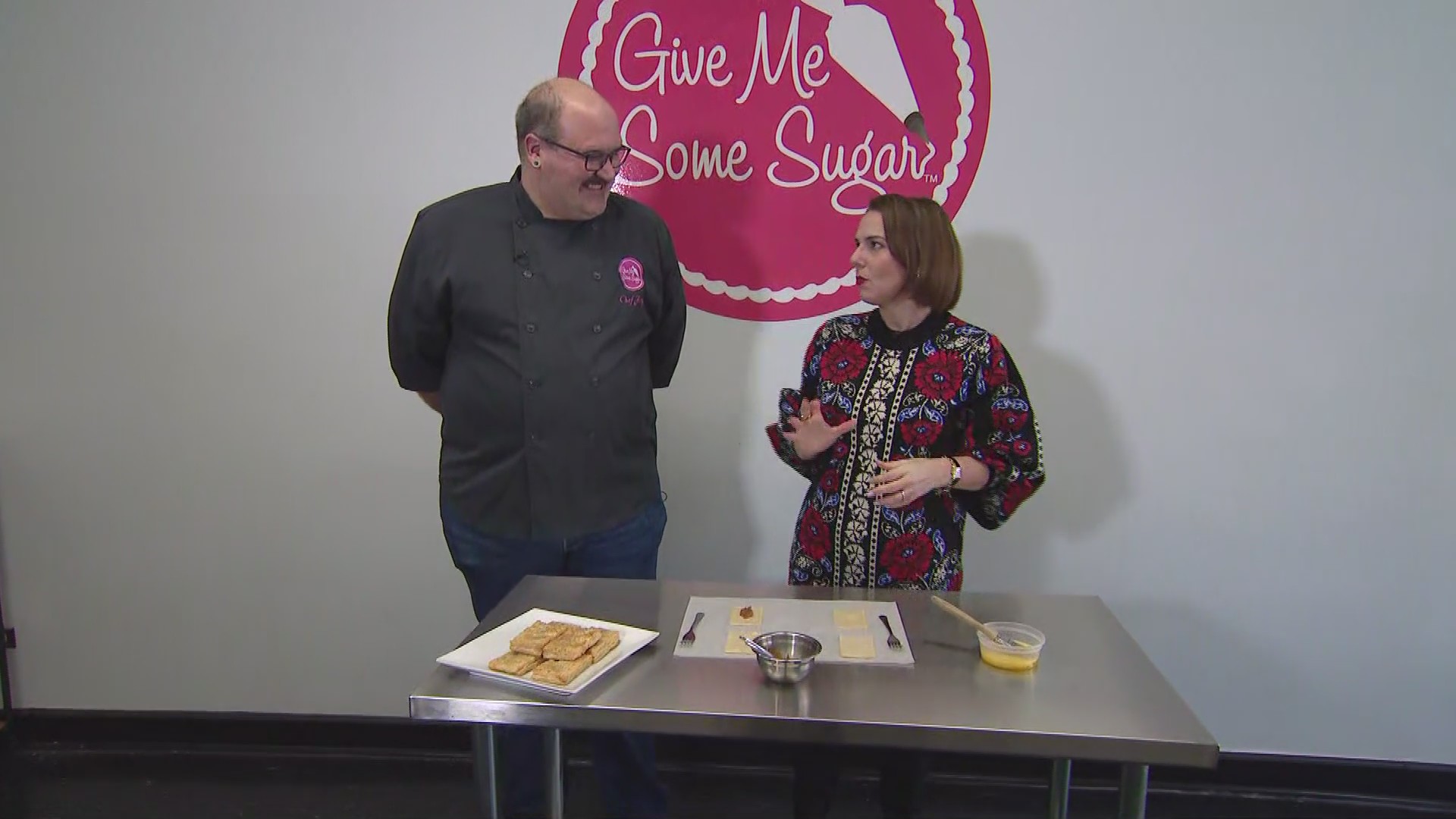 Jerry teaches Ana how to make a cookie butter hand pie – WGN-TV