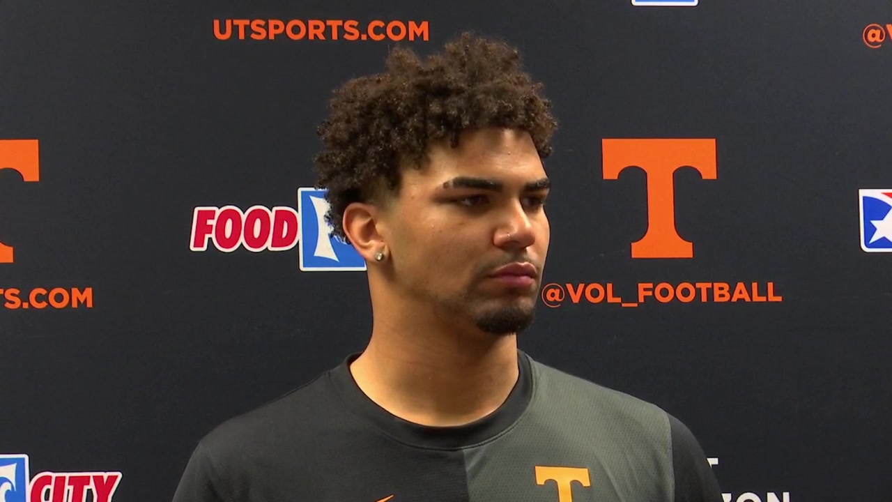 Tennessee Tight End Ethan Davis discusses Vols win against Florida ...