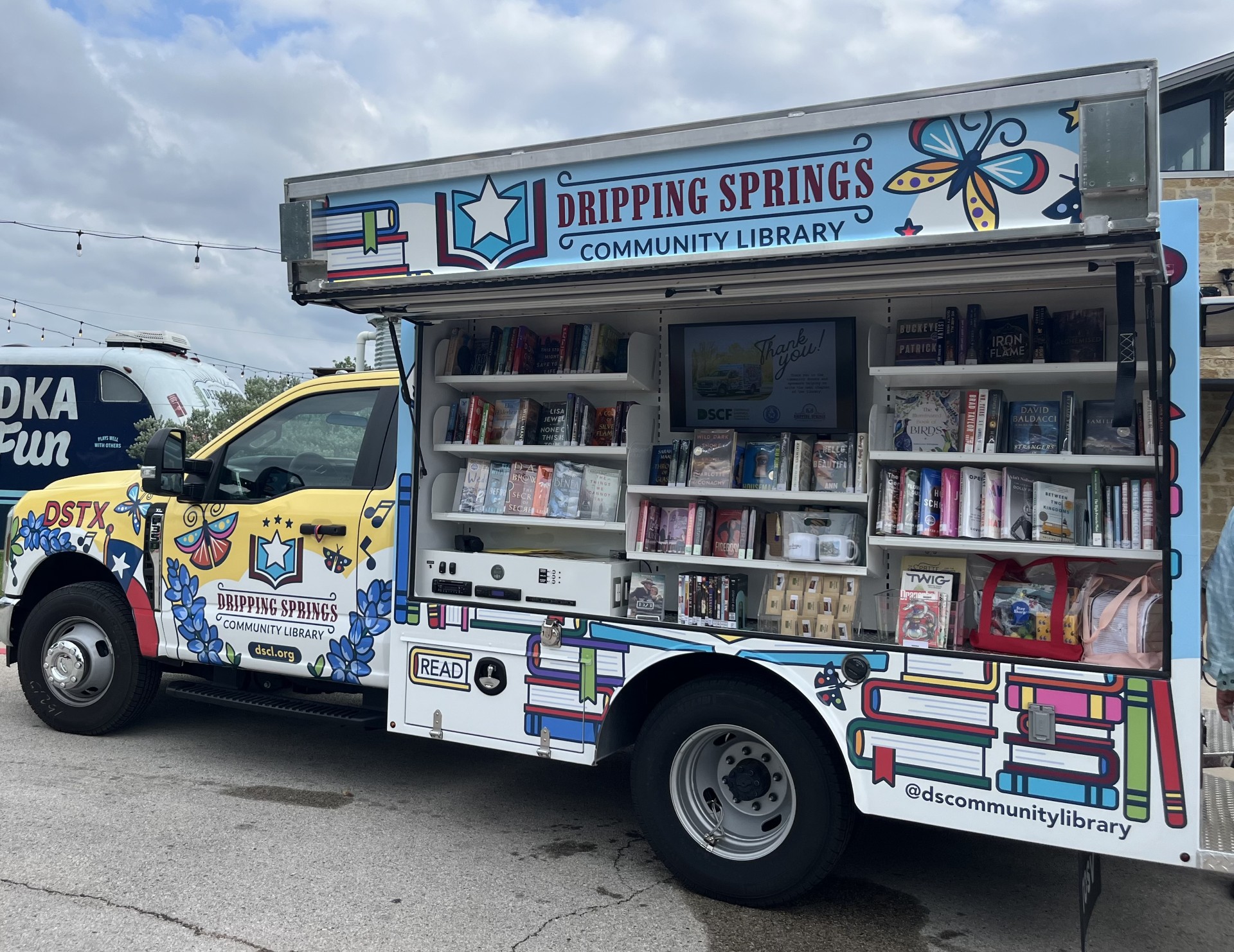 Dripping Springs unveils new “Library On Wheels” – KXAN Austin