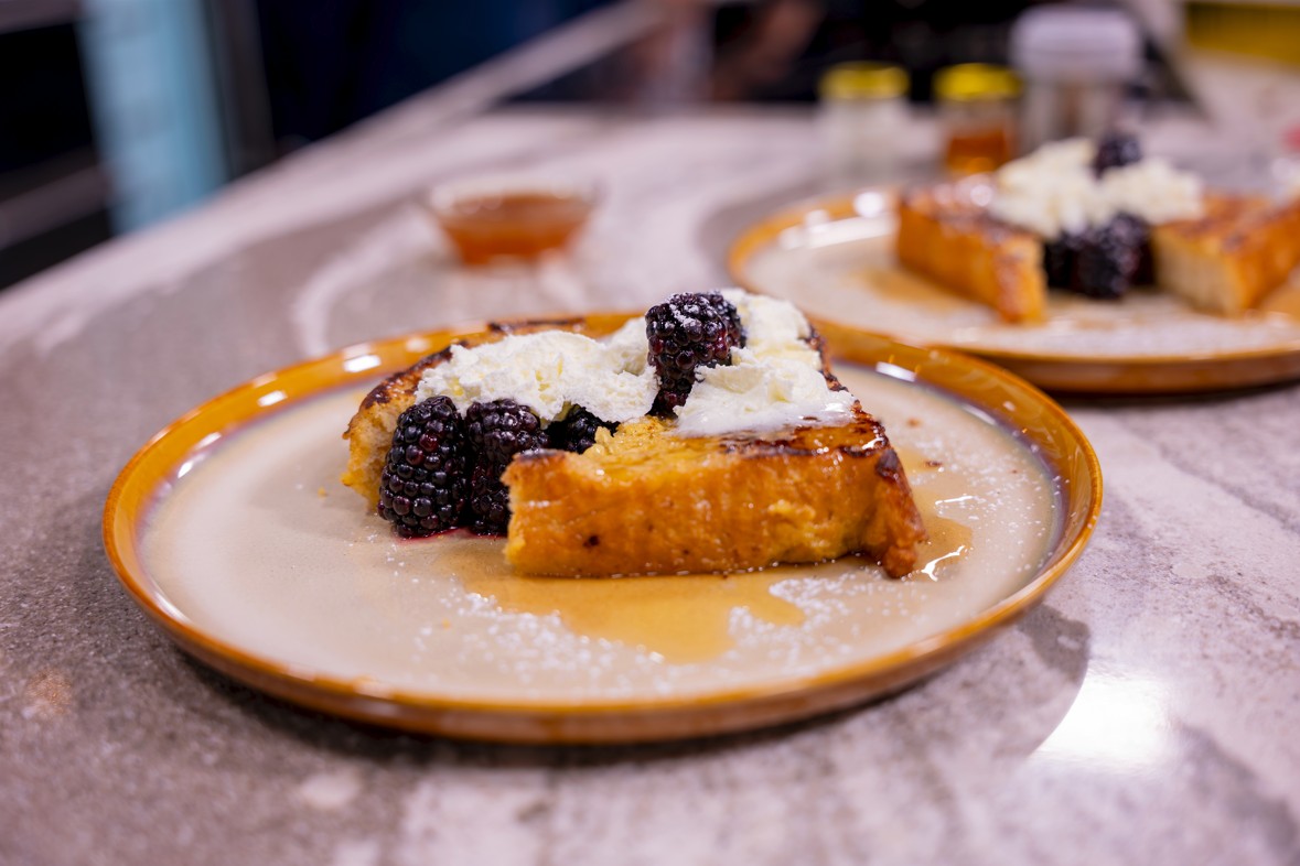 Chef Amanda Bell makes her special Custard French Toast with a ...
